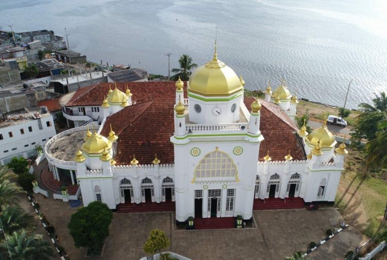 14 of the Oldest Mosques in the World